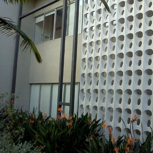 Added Value - 3400 Cahuenga Blvd W - Los Angeles