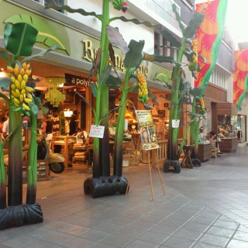 Lahaina Cannery Mall - 1221 Honoapiilani Hwy - Lahaina