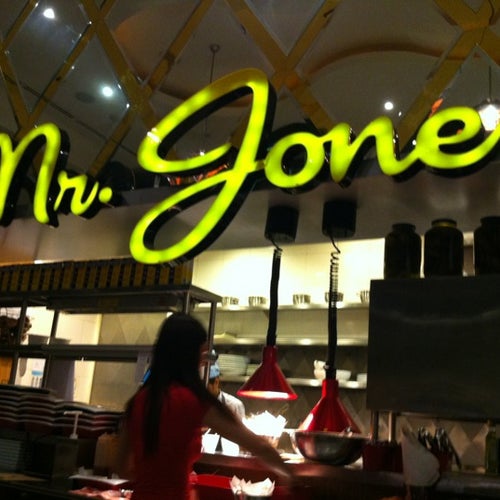 Mr. Jones - Ground Flr, Greenbelt 5 - Makati City