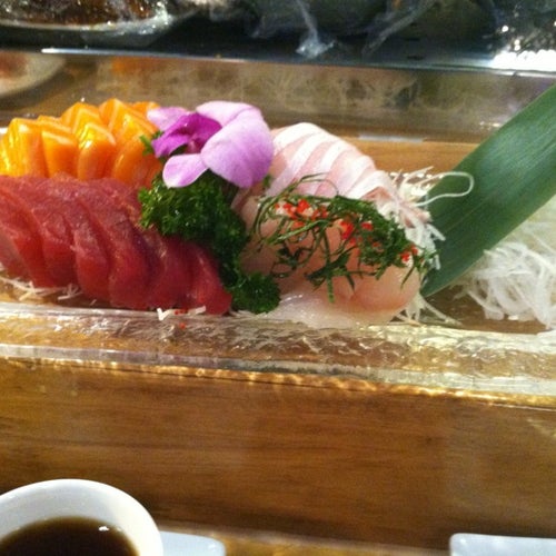 Blue Fish Sushi - 2261 Honolulu Ave - Montrose