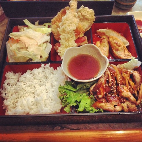 Sushi Inn - 120 Cumberland St. - Toronto