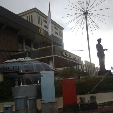 Markas Besar Polisi Republik Indonesia (MABES POLRI) - Jalan Trunojoyo ...