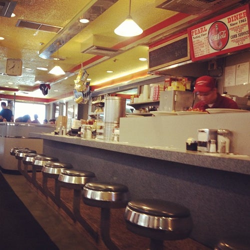 Pearl Diner - 212 Pearl St - New York