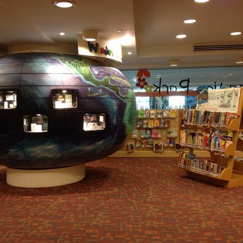 Woodlands Regional Library - 900 South Woodlands Drive - Singapore