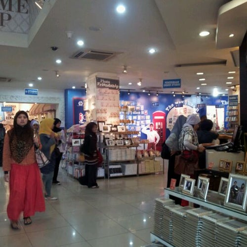 Jonas Professional Photographer (JPOP) - Jl. Banda No. 38 - Bandung