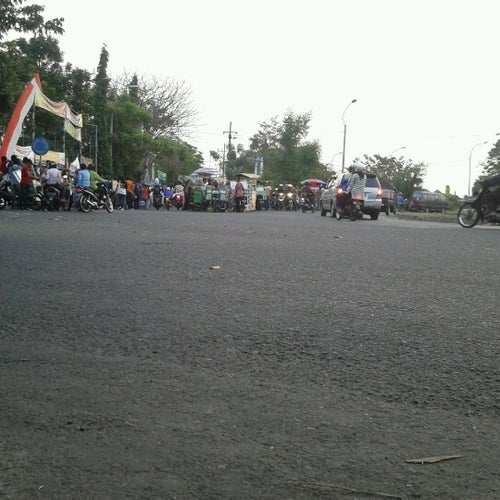 Bundaran ITS - Jl. Raya ITS - Surabaya