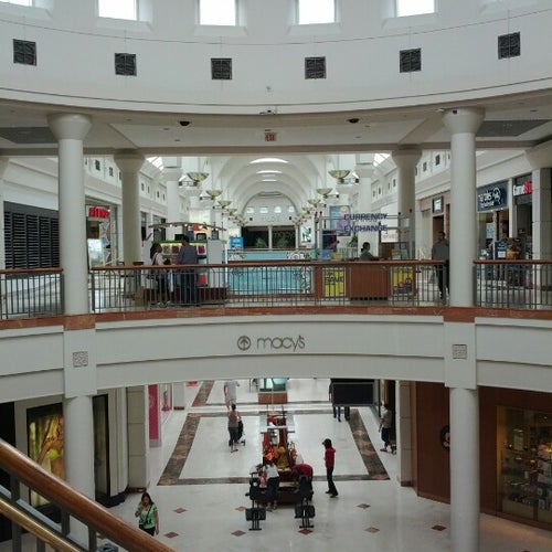 Menlo Park Mall - 55 Parsonage Rd - Edison