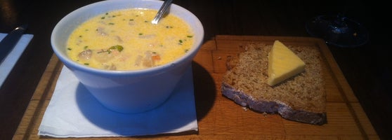 Findlater Bar & Grill - Pub