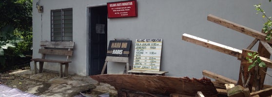 Kilang Roti Mokhtar - 6 tips from 154 visitors