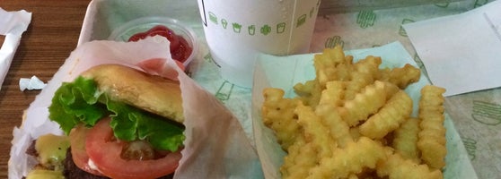 Shake Shack - Near North Side - 66 E Ohio St