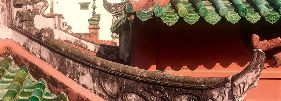 Jade Emperor Pagoda - Buddhist Temple
