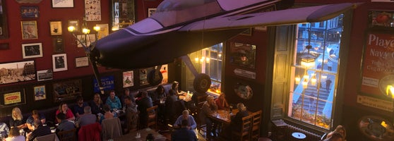 Merchant's Arch Bar & Restaurant - Pub in Dublin