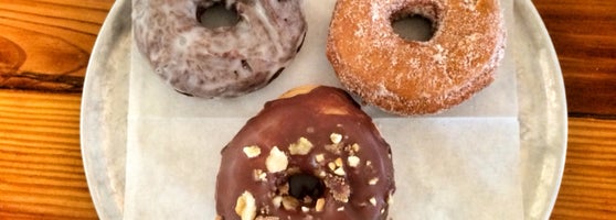 Monuts Donuts - Café in Durham