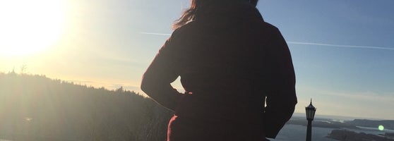 Crown Point Vista House - Scenic Lookout in Corbett