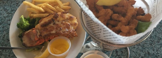 Snapper's Waterfront Restaurant And Saloon - Seafood Restaurant