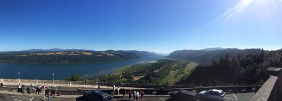 Crown Point Vista House - Scenic Lookout in Corbett