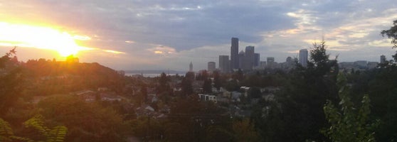 Mt Baker Ridge Viewpoint - Mount Baker - Seattle, WA