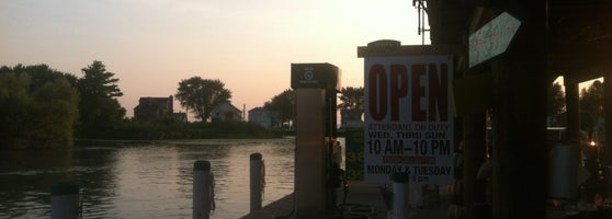 Island Grill at Mayea Marina - American Restaurant in Fair Haven