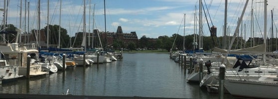 Hampton Yacht Club - Downtown Hampton - 2 tips from 143 visitors