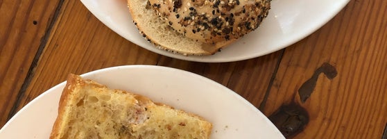 Monuts Donuts - Café in Durham