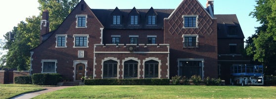 Sigma Nu - Fraternity House
