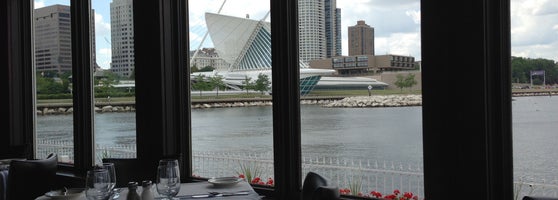Harbor House - Seafood Restaurant in Milwaukee