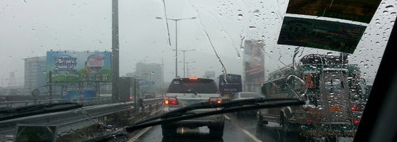 South Luzon Expressway (SLEx)