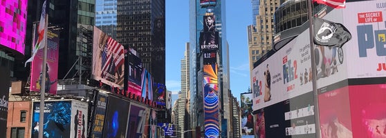 Red Stairs Times Square - Plaza in Theater District