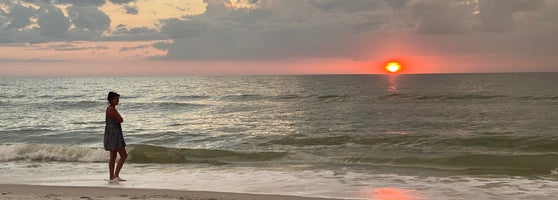 Via Miramar Beach - Beach in Moorings