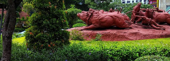 Monumen Karapan Sapi - 10 tips