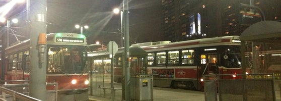 Broadview Subway Station - Metro Station in Riverdale