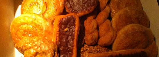 Cresent Donut - Donut Shop