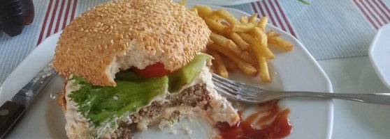 Tesses Cafe - Restaurant in Kuni