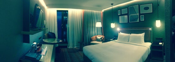 Hilton London Tower Bridge - Riverside - 41 tips from 2859 visitors