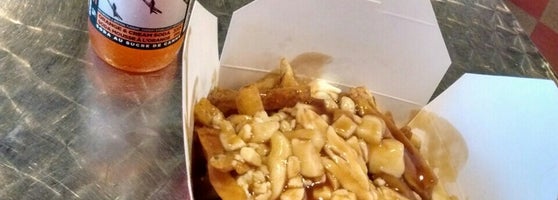 Smoke's Poutinerie - Entertainment District - 81 tips