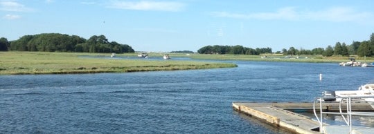 Shea's Riverside Restaurant & Bar - Seafood Restaurant
