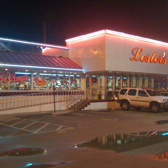 Photos at Lester's Diner - 132 tips