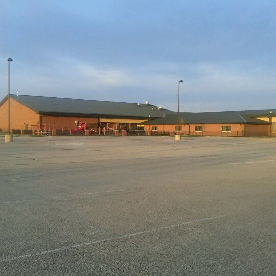 Maple Ridge Elementary - Elementary School