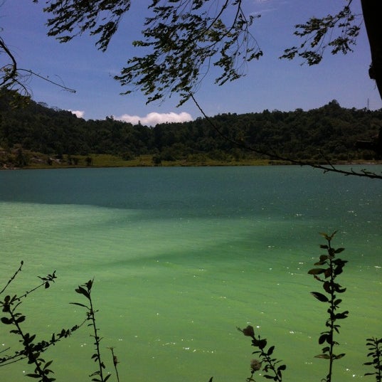 Danau Linow - Lake in Tomohon