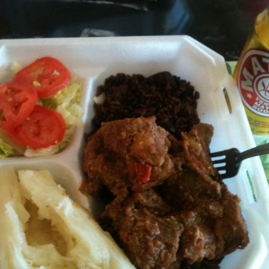 Cortes De Pelo - Cuban Restaurant