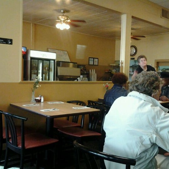 Delta Restaurant - Breakfast Spot in Wilmington