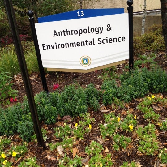 UWF Building 13 - College Science Building in Pensacola