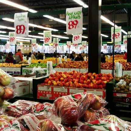 Joe Randazzo's Fruit & Vegetable Market - 32 tips from 1018 visitors