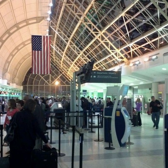 Photos at Terminal 3 - Toronto Pearson International Airport - 176 tips