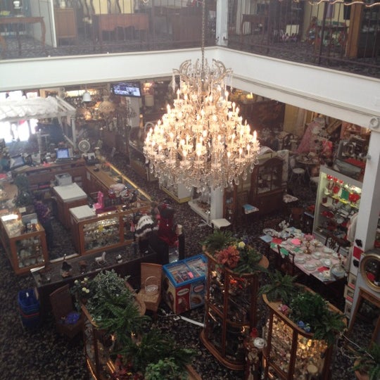 Redlands Galleria - Downtown Redlands - 17 E State St