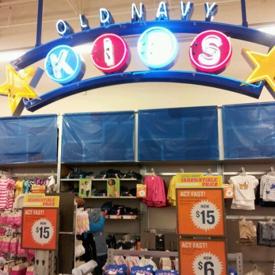 Old Navy - Merriam Town Center - 5820 Antioch Rd