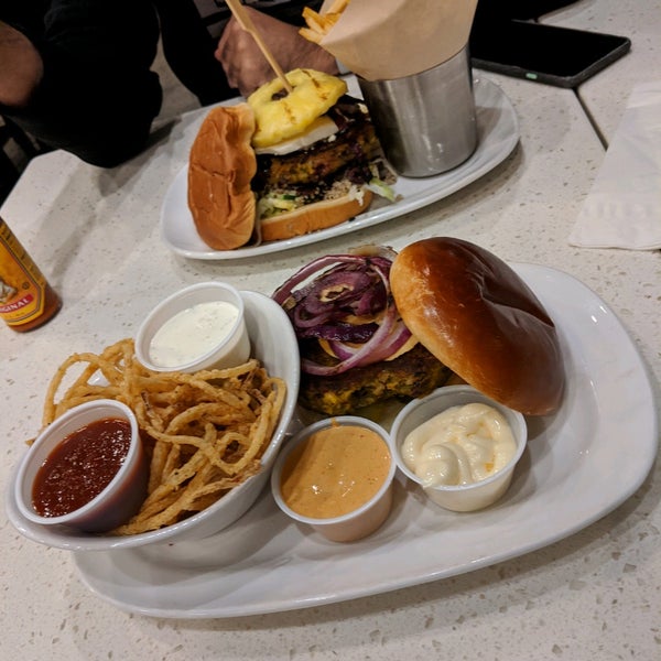 The Counter - Burger Joint