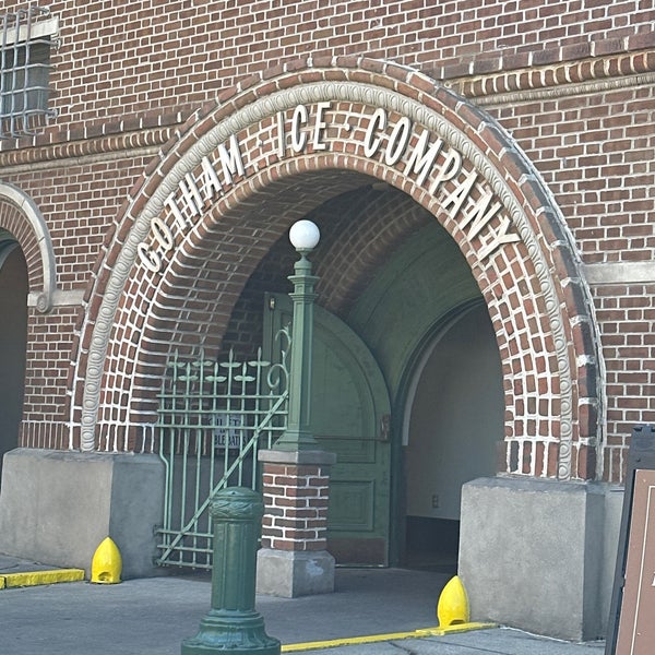 Gotham Ice Company - 84 visitors