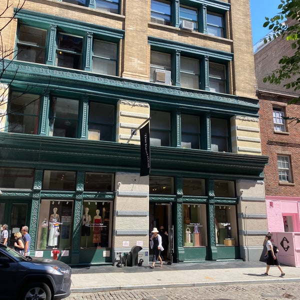 The RealReal - Clothing Store in New York