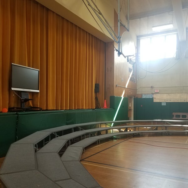 Fox Run Elementary School - Elementary School in West Norwalk